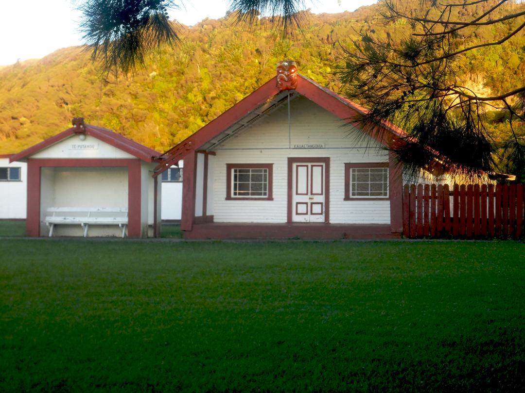 Kauaetangohia (Whangaparāoa) » Marae » Māori Maps